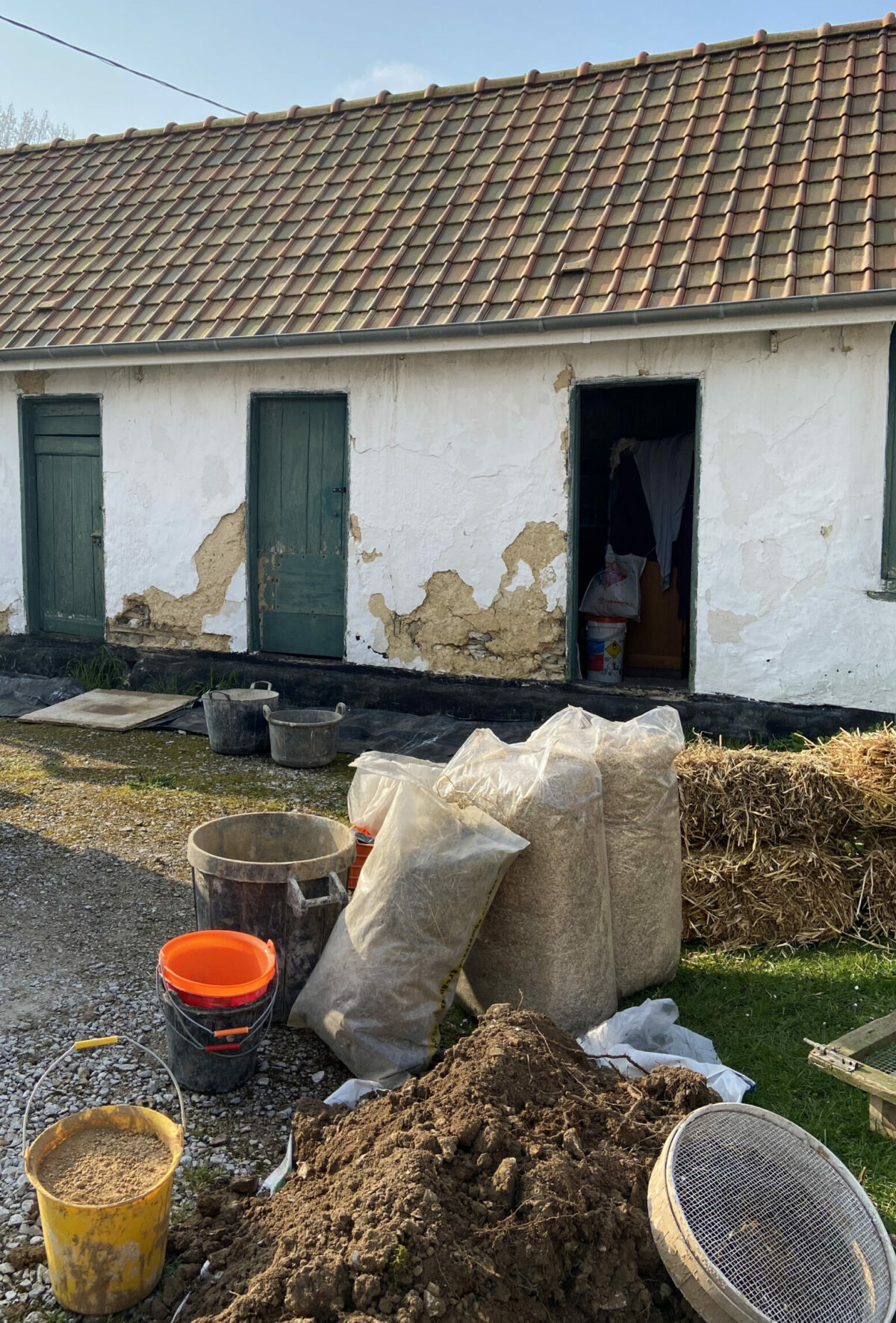 Chantier réfection de mur en torchis, avril 2023 à Airon Saint Vaast, A ...